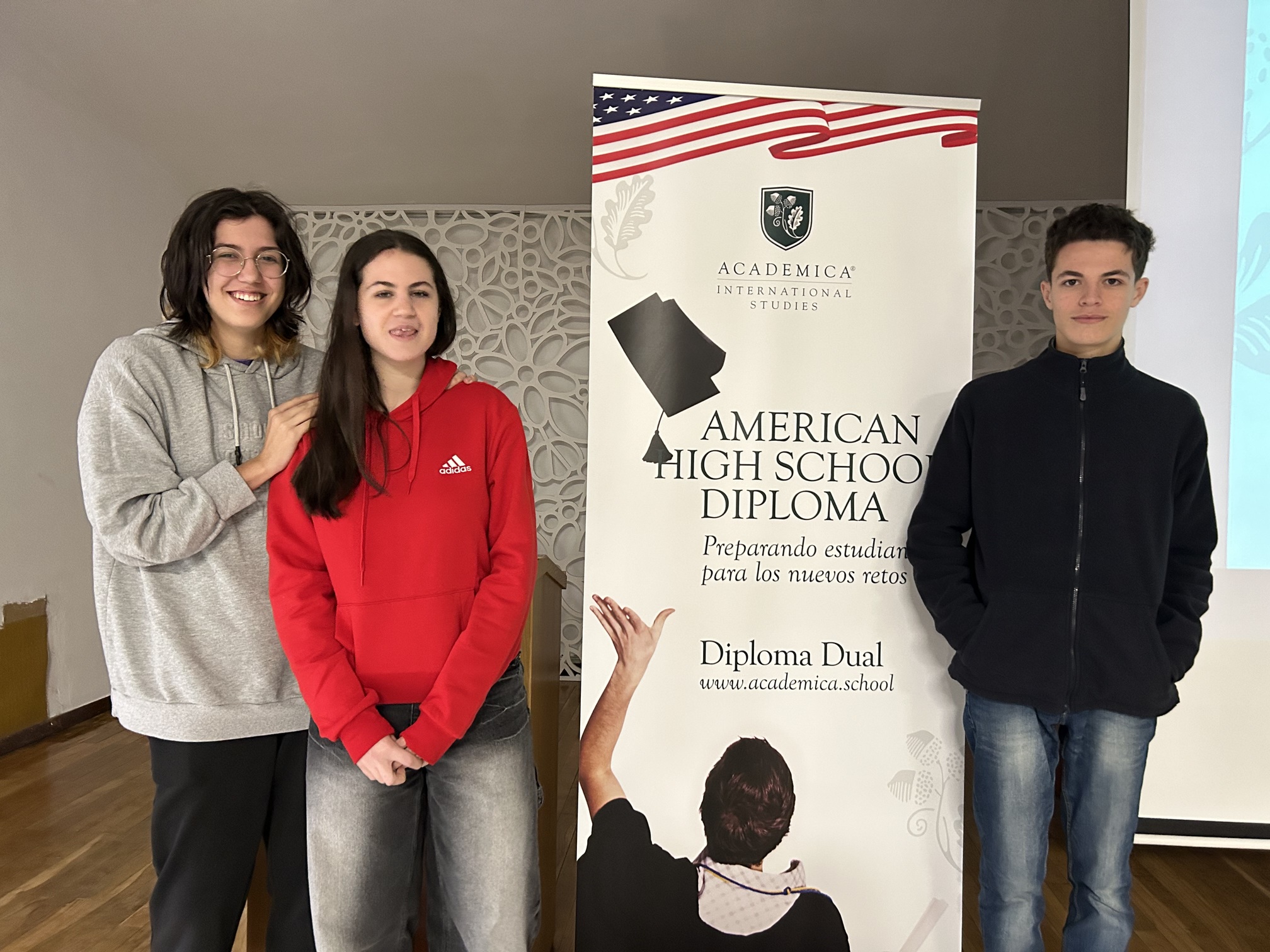 Charlas sobre el Diploma Dual en el Colegio La Asunción de Cáceres ...
