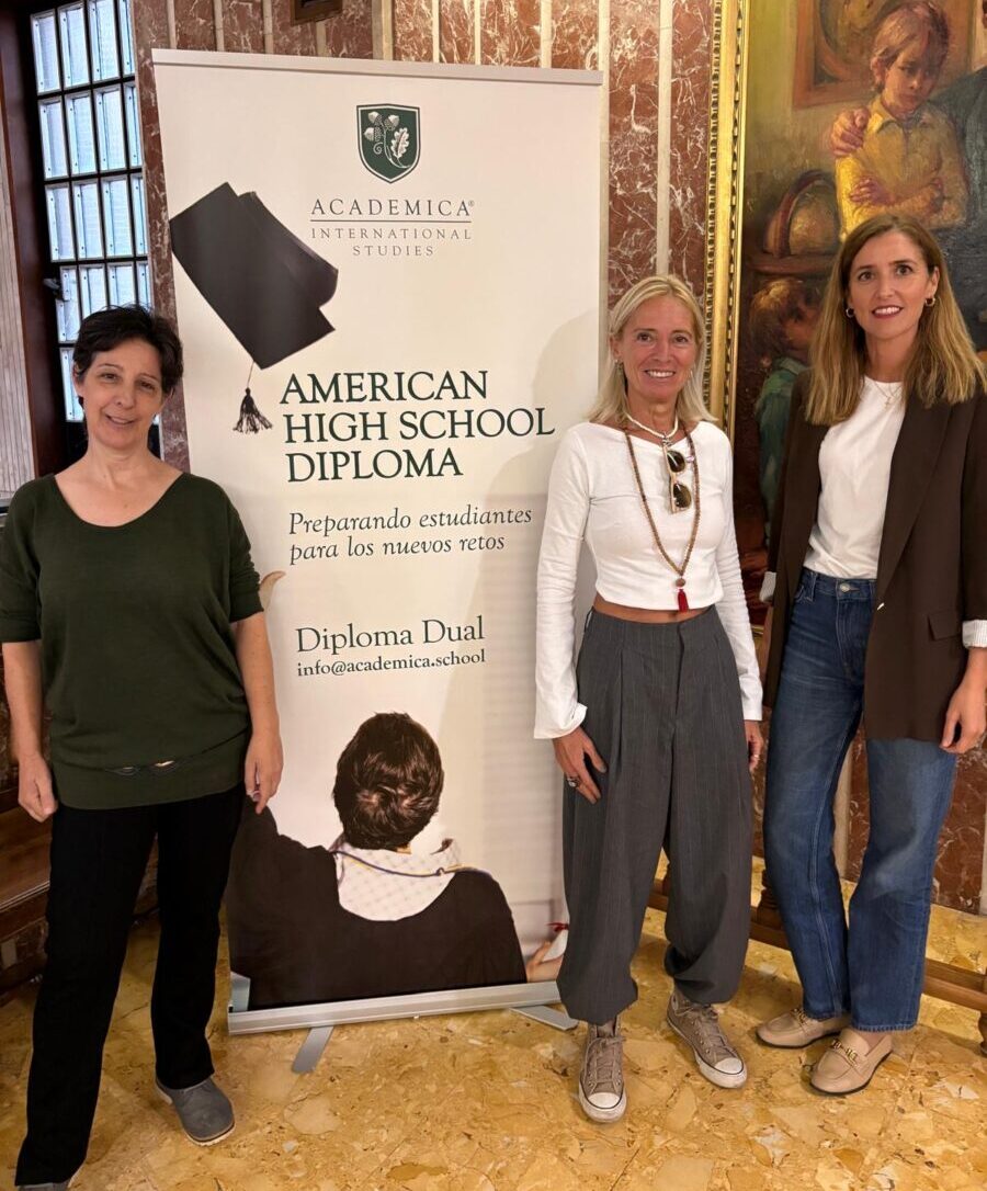 Visita al Colegio San José de Calasanz de Valencia - Academica News