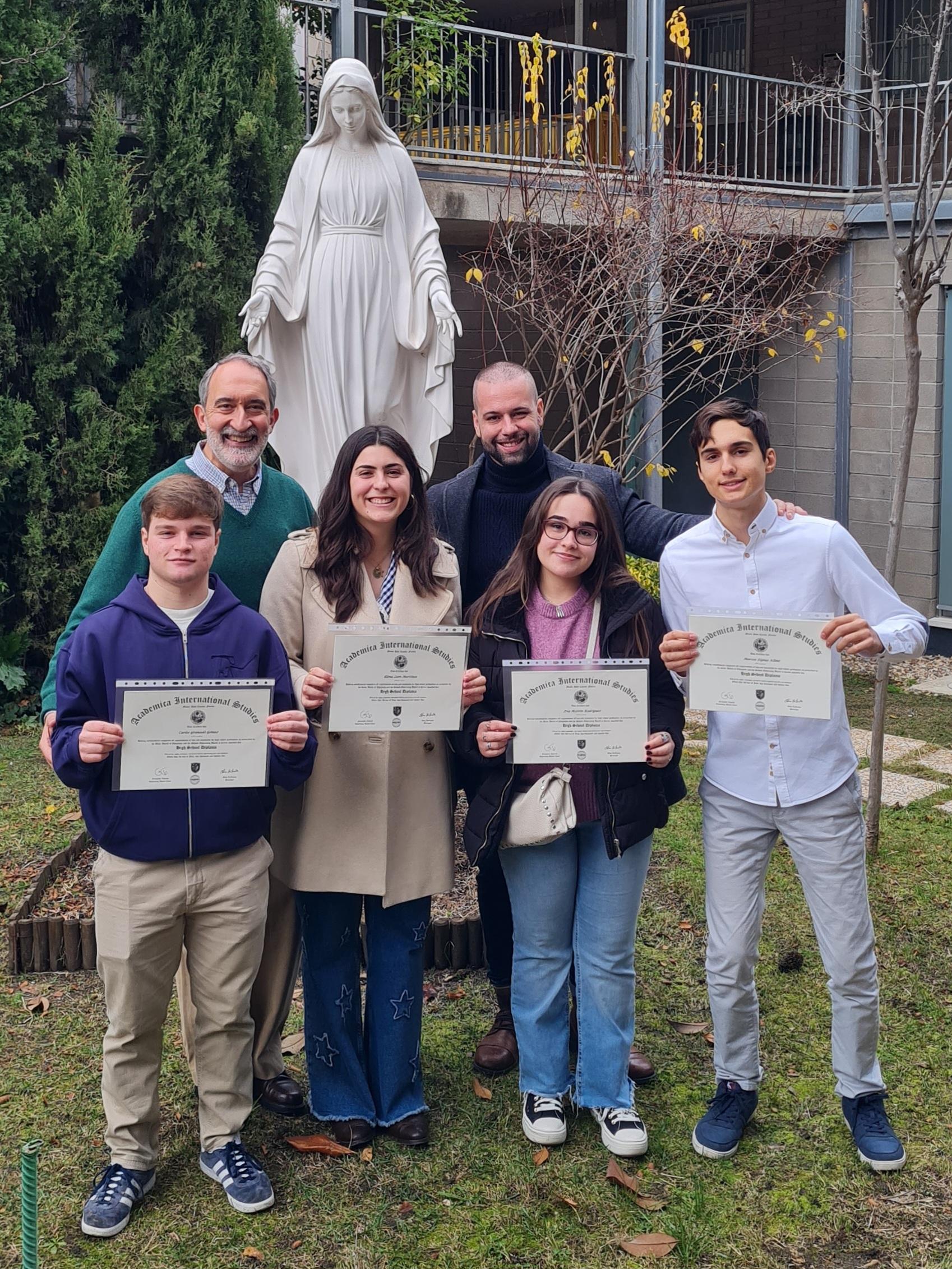 El Colegio FEC Santa Joaquina de Vedruna de Madrid entrega los diplomas ...